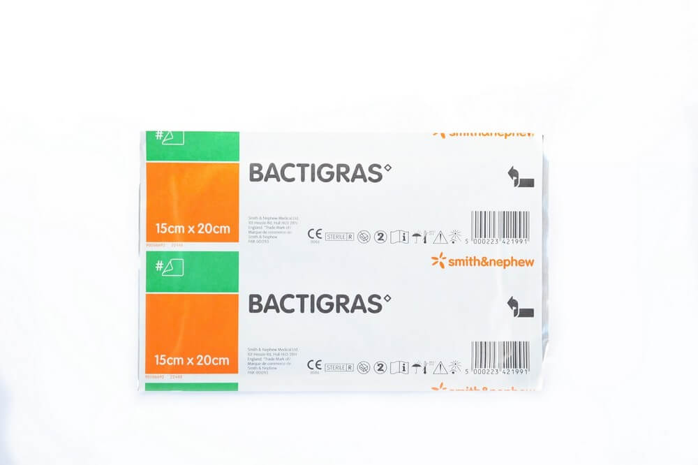 Health : Bactigras 7461 Total Antiseptic Dressing Size 15cm ...